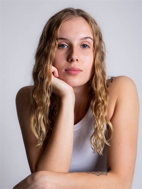 Laura Li Model Agency Bookers Bookers Hamburg