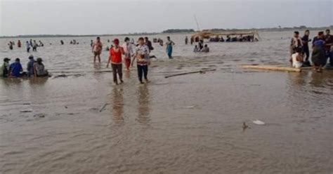 ကြံခင်းမြို့နယ် သောကြာဒူးကျေးရွာအုပ်စုရှိ သောကြာဒူးကမ်းခြေတွင် သင်္ကြန်အကြတ်နေ့ အပန်းဖြေ