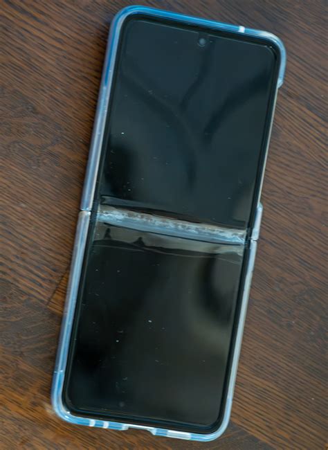 ドコモショップ Galaxyリペアコーナーでの無償フィルム交換 と Android14でのカメラ無音化 Digital Life