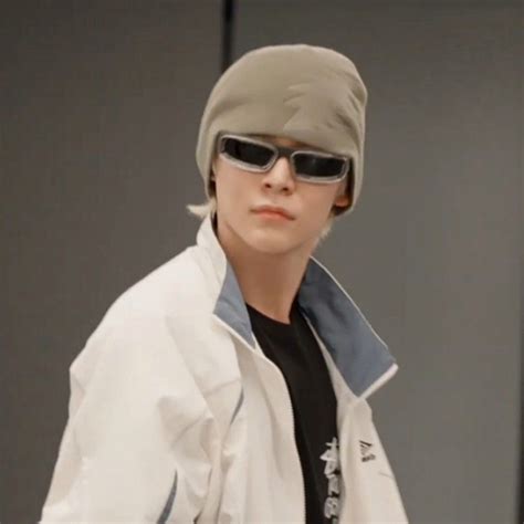 ปักพินในบอร์ด 남자 친구 사진