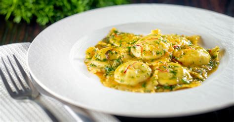 Crab Ravioli With Saffron Sauce Krumpli