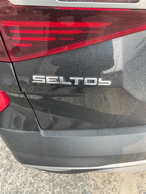 자동차 뒤에 이름판 부품명칭이 뭔가요 지식in