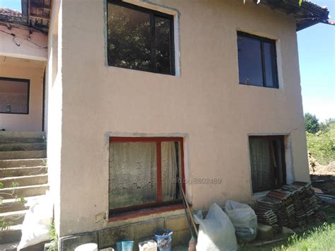 Продавам къща с Аспарухово РЗП 140 м2 двор Двуетажна къща 140 кв м РЗП 1100 кв м двор К