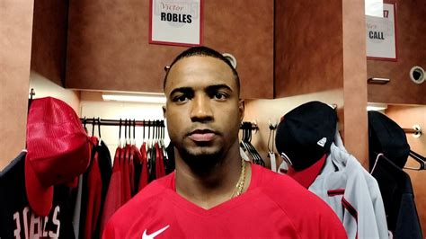 Renovado Víctor Robles