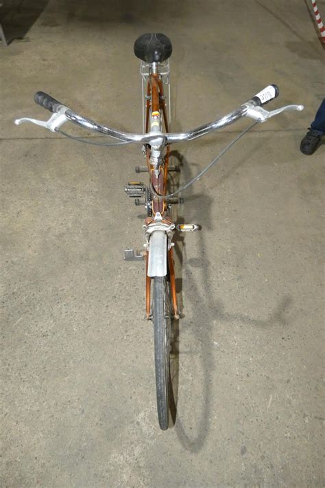 1 X Raleigh Scorpio Bicycle