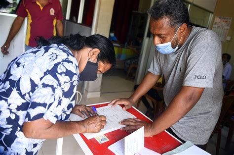 Lanka Newsweek ජීවනෝපාය අහිමිවූවන්ට රුපියල් දෙදහසක්