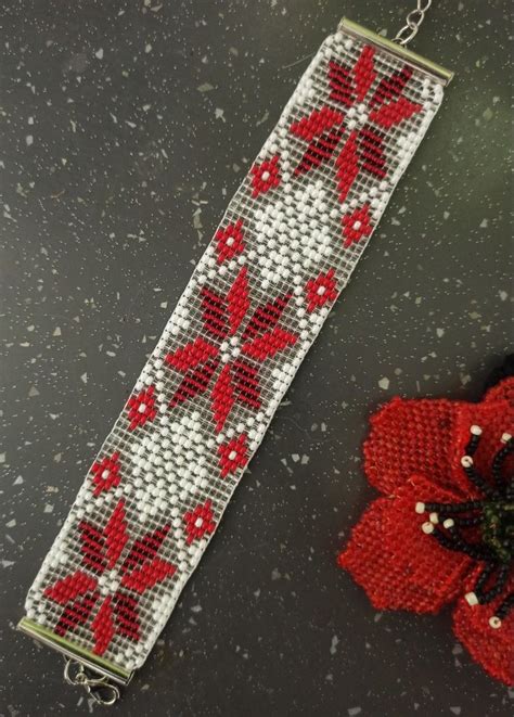 Браслет Вишиванка на прозорому фоні Perline Ricamo Idee