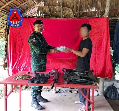 ထားဝယ်ခရိုင် အမှတ် ၁ တပ်ရင်းထံ စစ်မှုထမ်း တပ်သားသစ် ၁ ဦး လက်နက်ခဲယမ်းများ ယူဆောင်လာပြီး အလင်းဝင