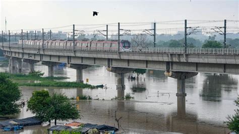 Parts Of Delhi Flooded As Water Level In Yamuna Touches Record High