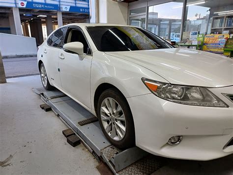 렉서스es 차 문 잠금장치 작동 안됨 렉서스es 차 문 잠금장치가 리모컨이나 버튼으로 잠기지 않거나 열리지 않음렉서스 차 문 잠금장치 도어액츄에이터 고장 수리 렉서스