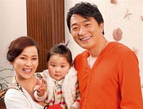 两人都是演员，在一起13年女儿都12岁了，却无人知他们是夫妻邵峰工作家庭