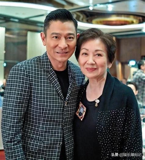 劉德華54歲老婆近照，身體發福胖成大媽，女兒漂亮可愛很像他 每日頭條
