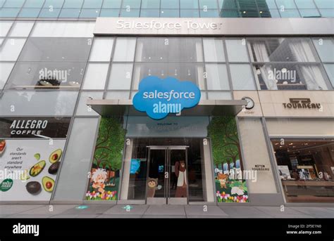 Facade And Entrance To Salesforce Tower At 1095 Ave Of The Americas
