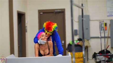 ERIN On Twitter RT Wildfresa They Fucking At A Laundromat In Front Of Ppl GibbyClown