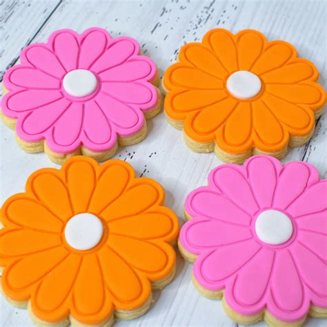 Daisy Cookies Sweet Essence Cakes And Desserts