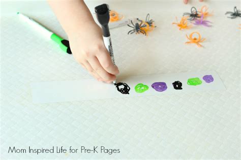 Making Patterns With Spiders