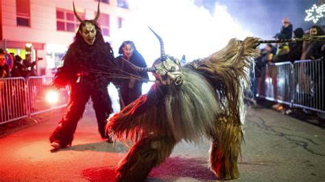 Video Vienna Marks Pre Christmas Period With Mythical Krampus Parade