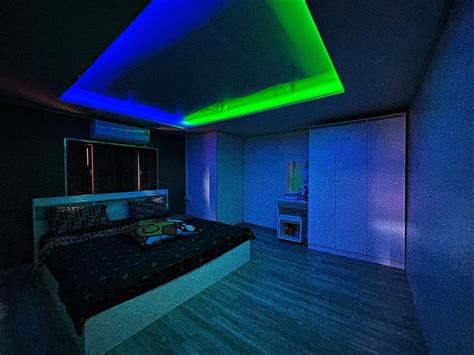 รีโนเวทห้องนอนไม้เก่า เป็นห้องนอนใหม่ที่สวยและโมเดิร์นกว่าเดิม