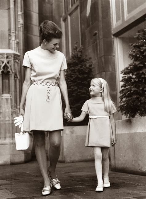 Las Mujeres En Minifaldas En La Década De 1960 Fotos Antiguas De