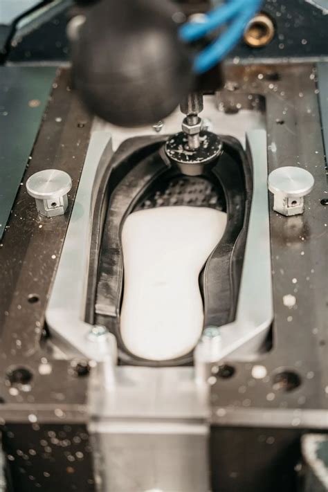 Ecco 혁신적인 신발 제조 공정 3d 프린팅 활용 사례