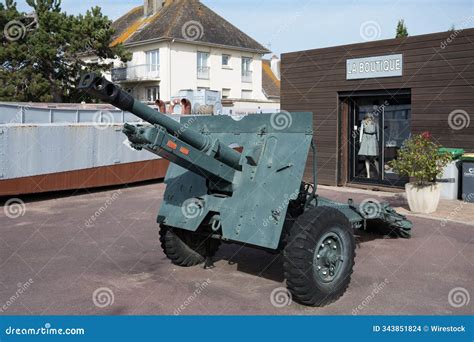 Howitzer Editorial Image 41981028