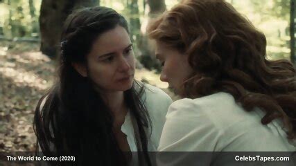 Vanessa Kirby Nude Topless Lesbian Sex With Katherine Waterston Sexy Vanessa