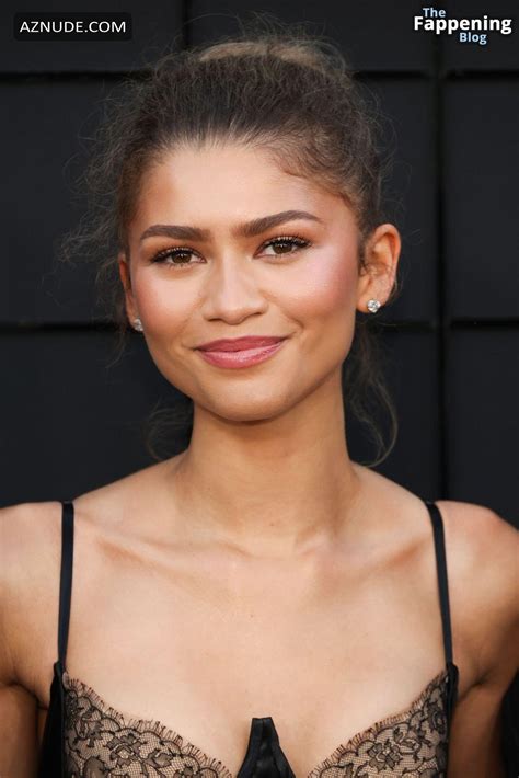 Zendaya Stuns In Sexy Vera Wang At Challengers Premiere In La Aznude