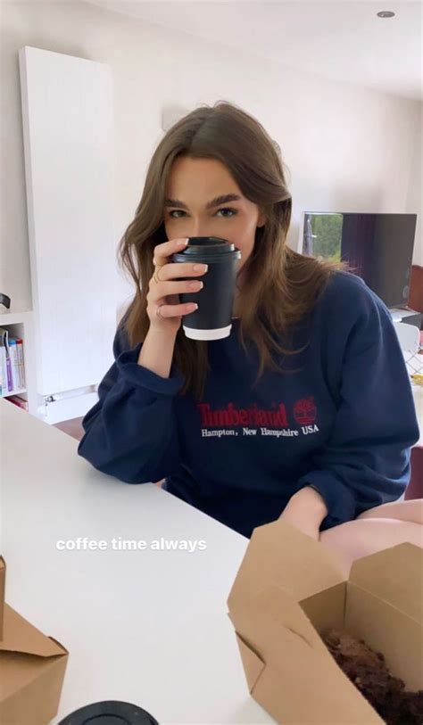 Sasha Appleton Fashion Hacks Clothes Fashion Lilly Collins