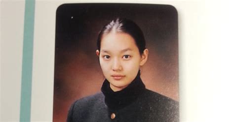 오마이비너스 신민아 학창시절 밋밋한 교복에도 빛나는 미모 배우 포스 물씬~