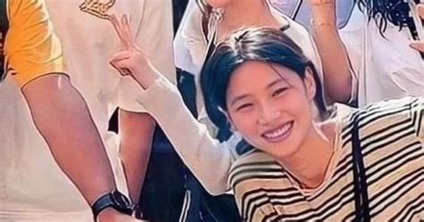 박서준・수스 열애설에 과거 영국 런던 사진 관심…나란히 선 선남선녀