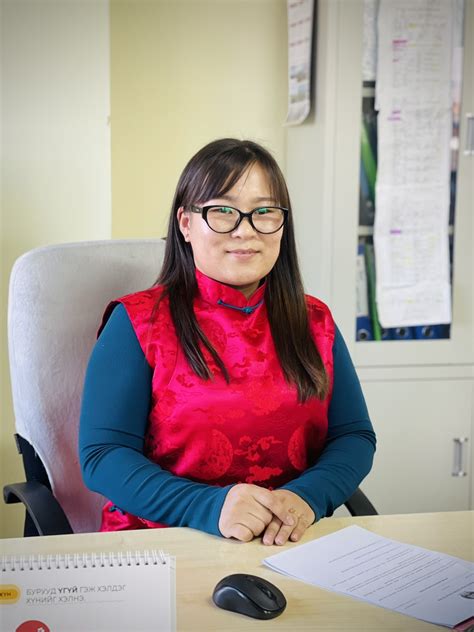 Увс 🔰ХАРИЛЦАН ХҮНДЭТГЭЕ ХАМТДАА ХӨГЖЬЕ сарын аяны хүрээнд Өв соёлоо дээдэлье Монгол дээлтэй