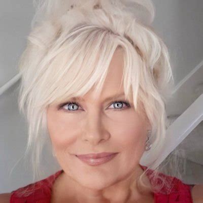 Historic Vids On Twitter Tiny Tim Performing Tiptoe Through The Tulips Live In Https