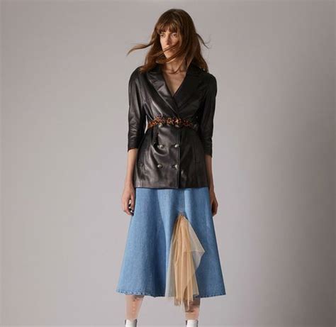 ۲۰ مدل دامن لی بلند، میدی و کوتاه برای تیپ اسپرت دخترانه ستاره