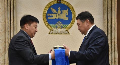 Улсын Их Хурлын дарга М Энхболд нийслэлийн удирдлагуудыг хүлээн авч уулзав