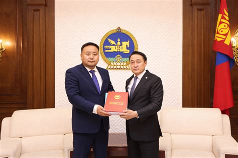 Parliamentmn Хууль зүй дотоод хэргийн сайд О Алтангэрэл хуулийн