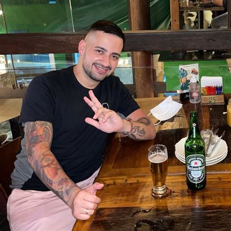 N E N E N M A R E S I A Nenen Threads Say More