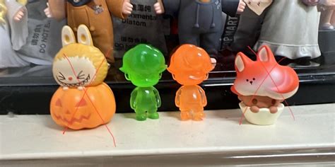 Dimoo2 書籍、休閒與玩具 玩具、公仔、桌遊在旋轉拍賣