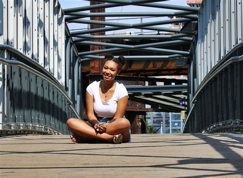 Pin By Rissa Newsuan On Modeling Photoshoot Model