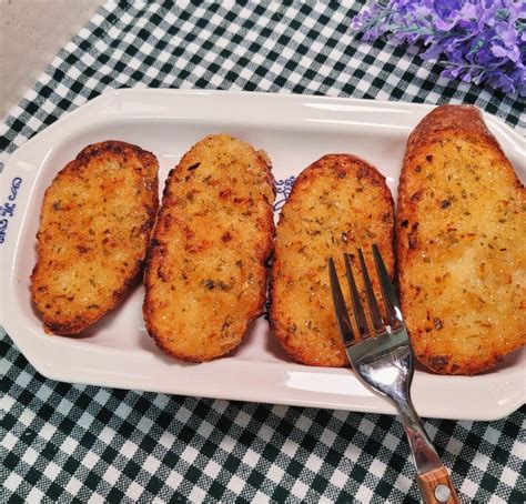 바삭하고 맛있는 마늘바게트 만들기 에어프라이어 마늘빵 레시피 바게트