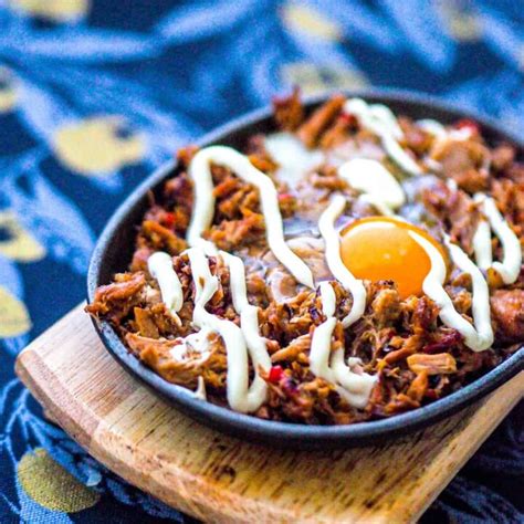 Filipino Style Cheap And Easy Sizzling Tuna Sisig Recipe The Kitchen Abroad