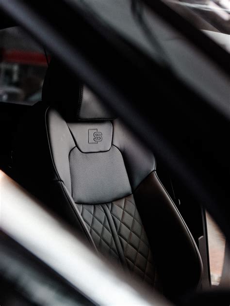 검은 색과 회색 자동차 문 사진 Unsplash의 무료 독점적인 이미지