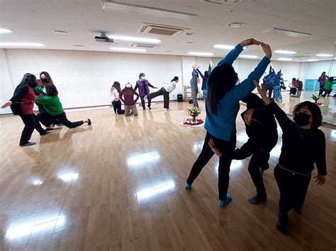 춤테라피 힐링 커뮤니티 댄스 Band