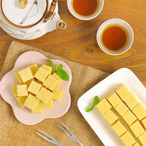 23 Best Vietnamese Snacks You Should Try