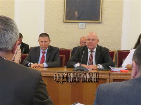 Столични прокурори в сблъсък за и против Гешев