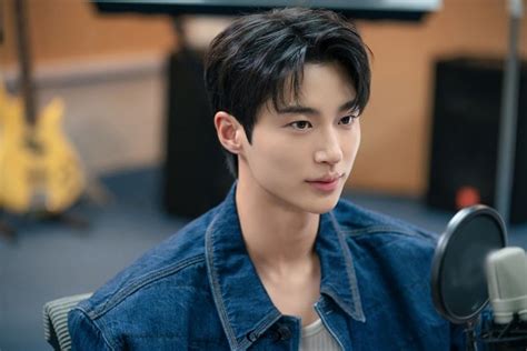 변우석 세미리프컷→에스쿱스 피치퍼즈2024 여름 남자 헤어스타일 염색 추천