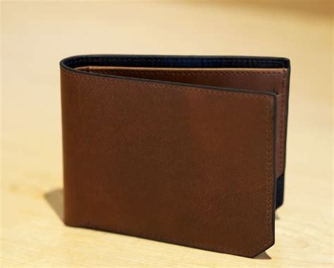 명품 지갑 꿈 해몽의 5가지 의미 나오는 보는 쓰는 사는 선물하는 받는 주는 꿈 지식 코리아