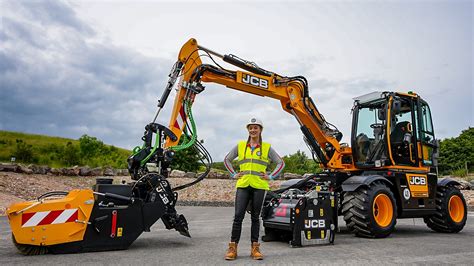 Graces Amazing Machines Series 3 17 Road Machines Bbc Iplayer