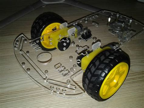 ทดสอบการเคลื่อนที่ของหุ่นยนต์ Auduino Uno L298p