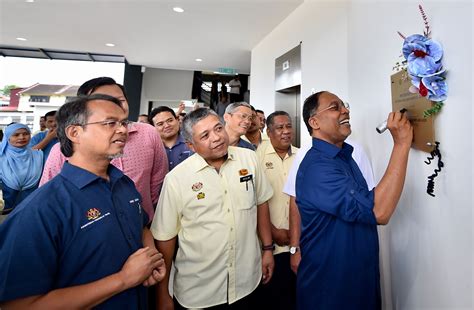 Mohe Politeknik Ungku Omar Terima Kunci Kampus Cawangan Bercham