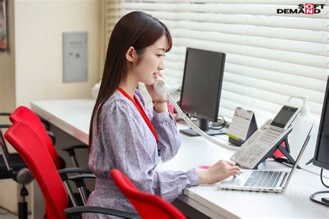 [sdjs 207] Sod女子社員 お嬢様大学出身で超・超・超ウブだけどavには興味津々！はにかみ笑顔が可愛すぎる総務部・ハケンの斉藤さん
